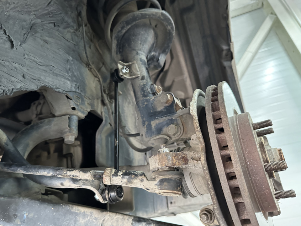 Обслуживание подвески и передних тормозов — Mitsubishi Lancer X, 1,8 л ...