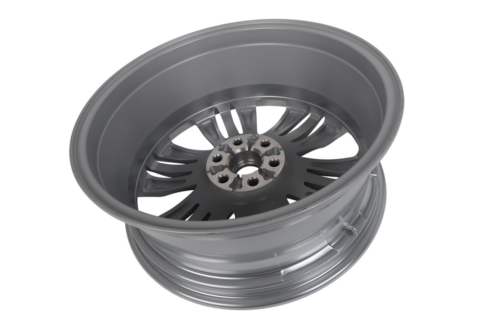 84444235 Sterling Silver 20x8.0in Aluminum Front and Rear Wheel GM ...