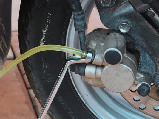 How to Bleed Your Brakes Properly and What to Do If the Bleeder Fitting ...