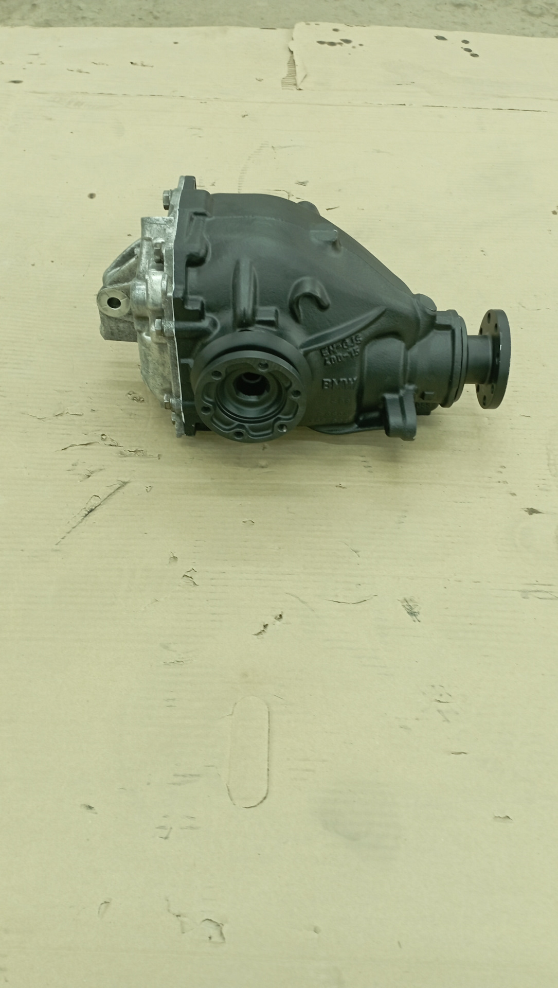 Задняя подвеска от BMW X3 E83 . Задний редуктор .№ 1 — Lada 4x4 3D, 1,6 ...