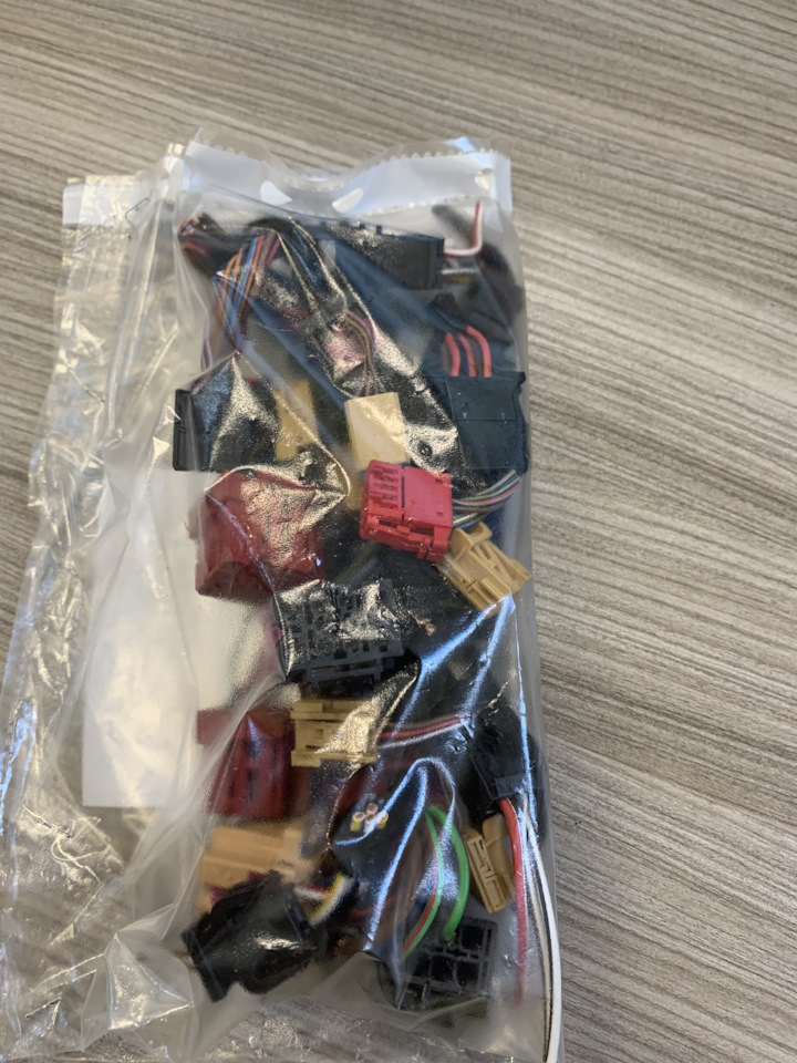 Оригинальные разъемы и фишки VAG на Audi A6 (C7), Audi A4 (B9), Audi A7 ...