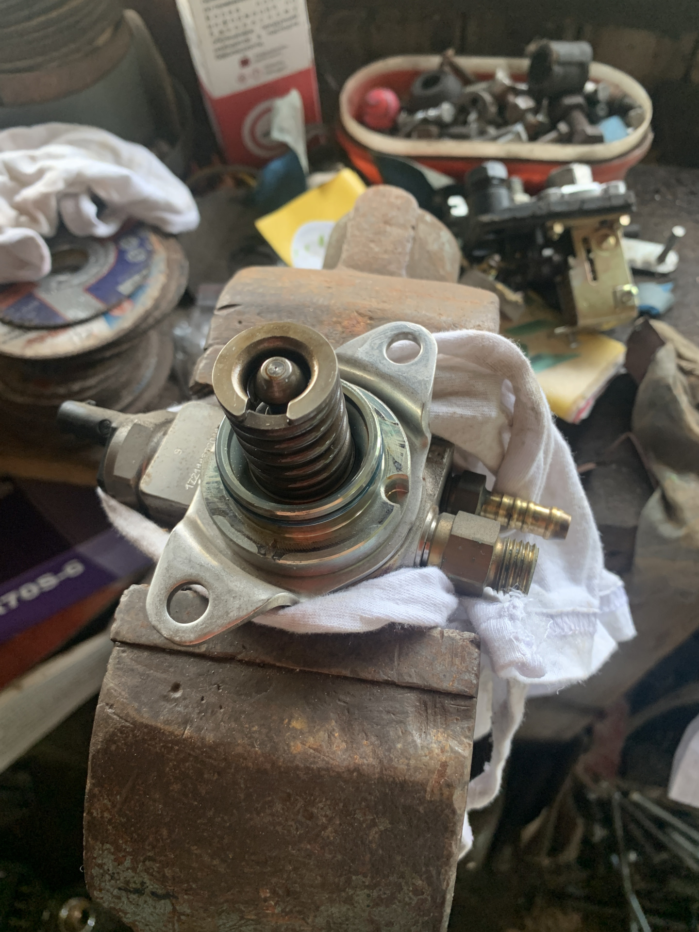 Лечим ошибку P2188 000 — слишком богатая смесь — Volkswagen Golf Mk6, 1 ...