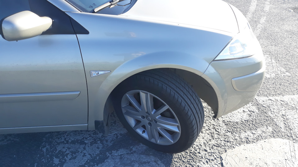 Задние суппорта, повторители поворотов — Renault Megane II, 1,6 л, 2007 ...