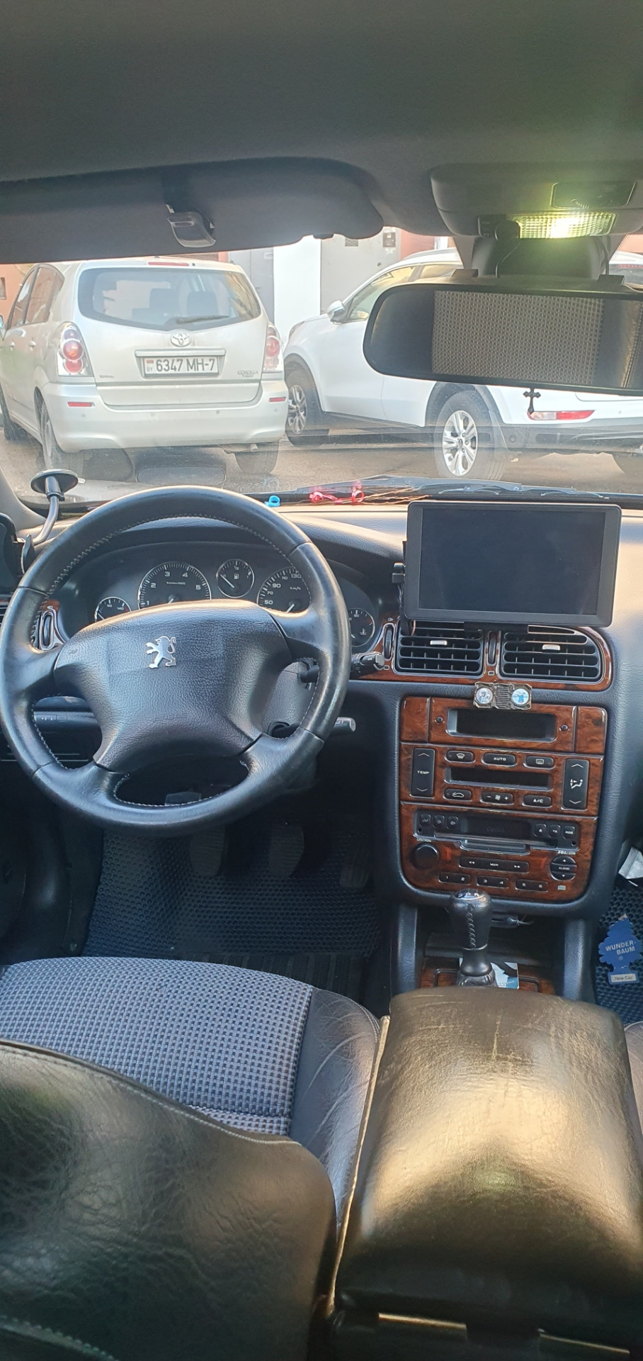 Установка мультимедиа — Peugeot 406, 2,2 л, 2001 года | аксессуары | DRIVE2