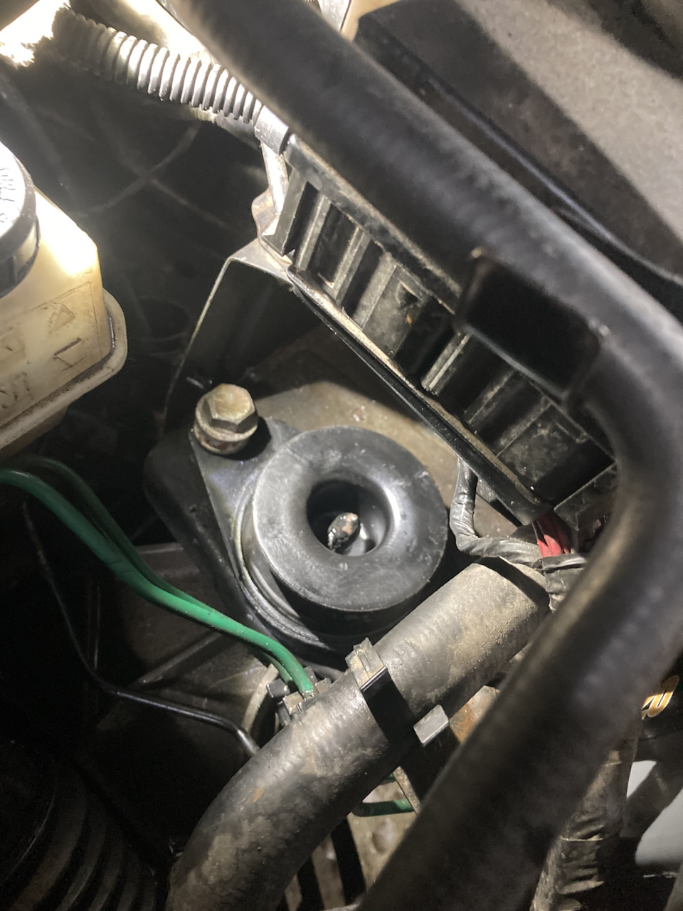 Замена подушки КПП — Renault Laguna I, 1,9 л, 1998 года | расходники ...