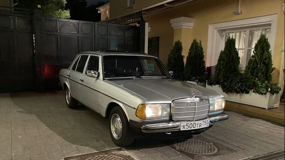 Mercedes-Benz W123 2.3 бензиновый 1988 | на DRIVE2