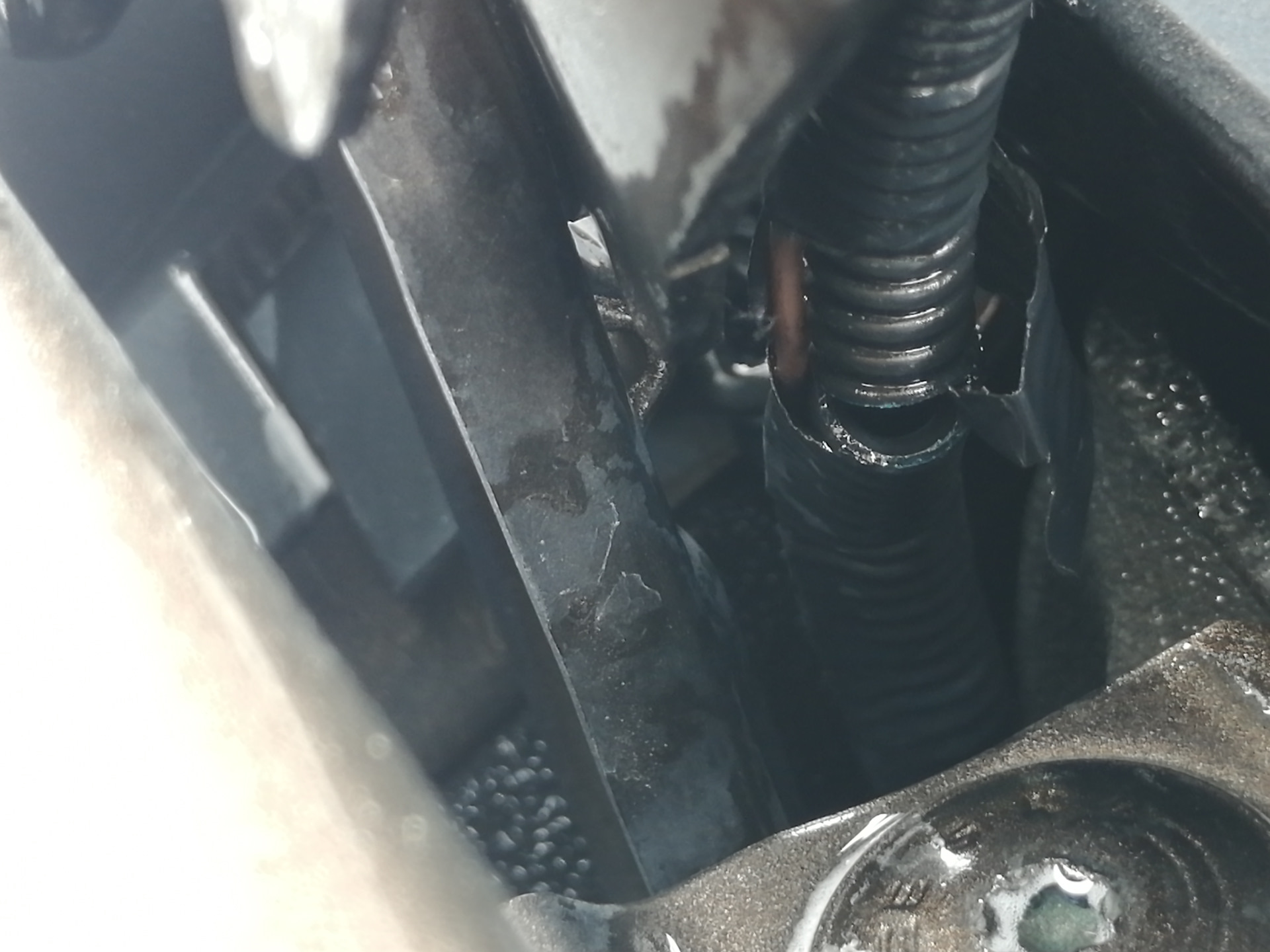 Замена форсунок омывателя лобового стекла и ремон трубки омывателя ...