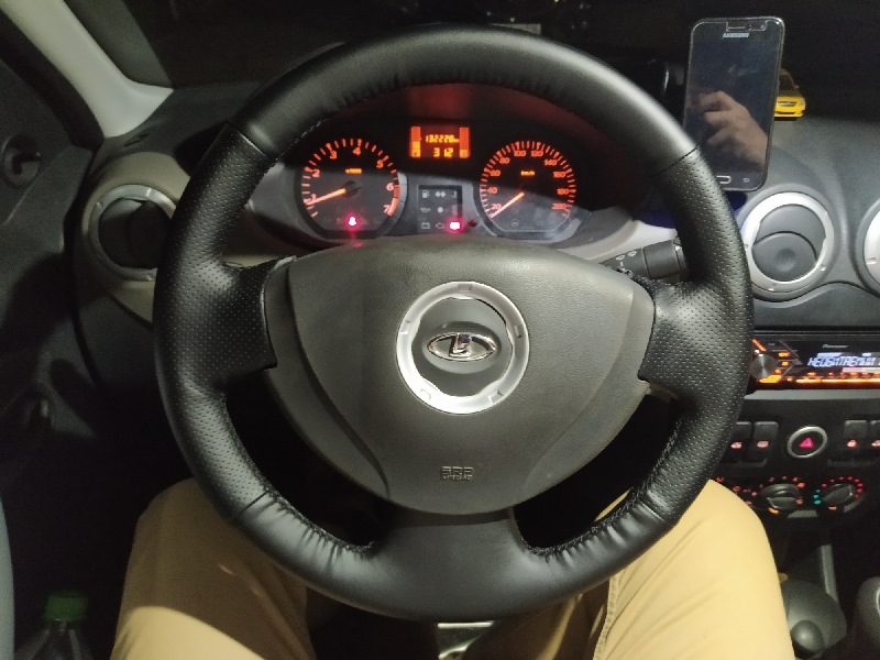 Оплетка руля от фирмы китай рулит — Lada Ларгус, 1,6 л, 2018 года ...