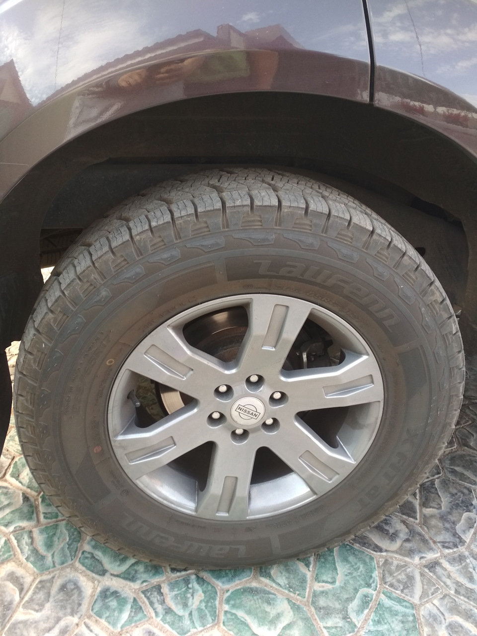 Поменял Континенталь на Лауфен АТ — Nissan Pathfinder (3G), 2,5 л, 2012 ...