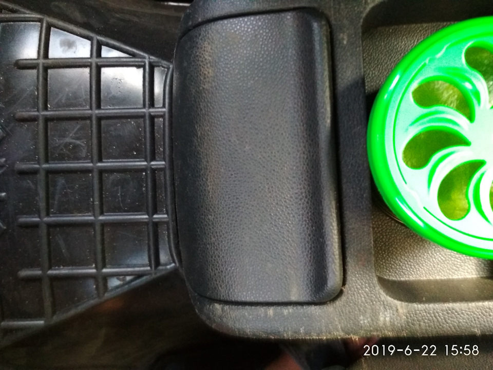 Ручки на потолок и подстаканник в цвет — Skoda Fabia Mk1, 1,2 л, 2005 ...