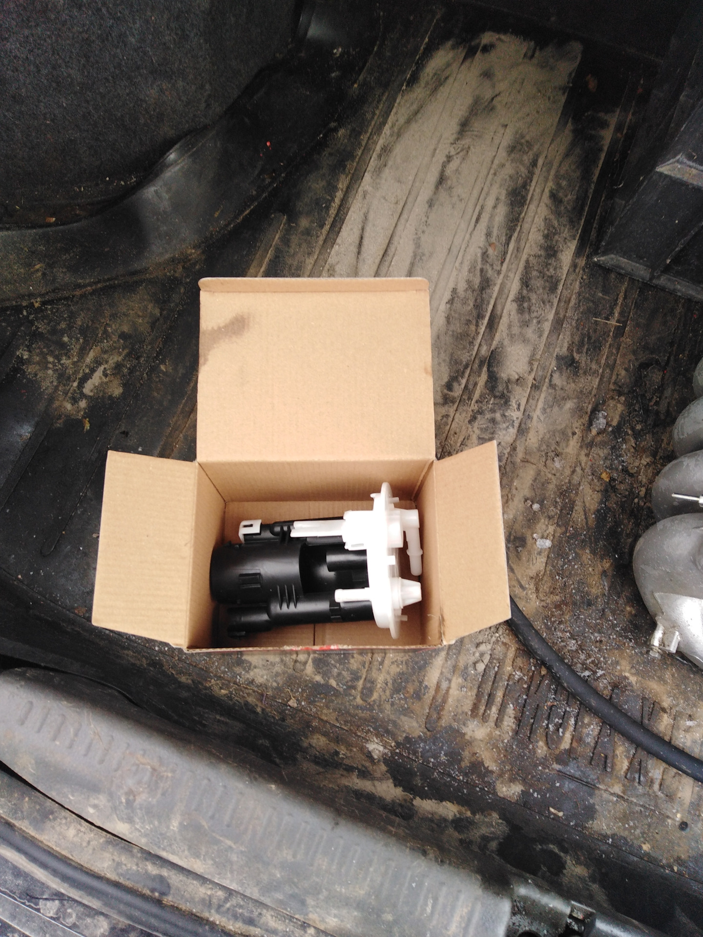 Замена топливного фильтра — Mitsubishi Lancer IX, 1,6 л, 2004 года ...