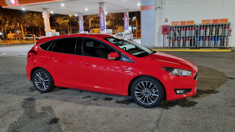 Ford Focus Hatchback III 1.5 дизельный 2017 | Race RED на DRIVE2