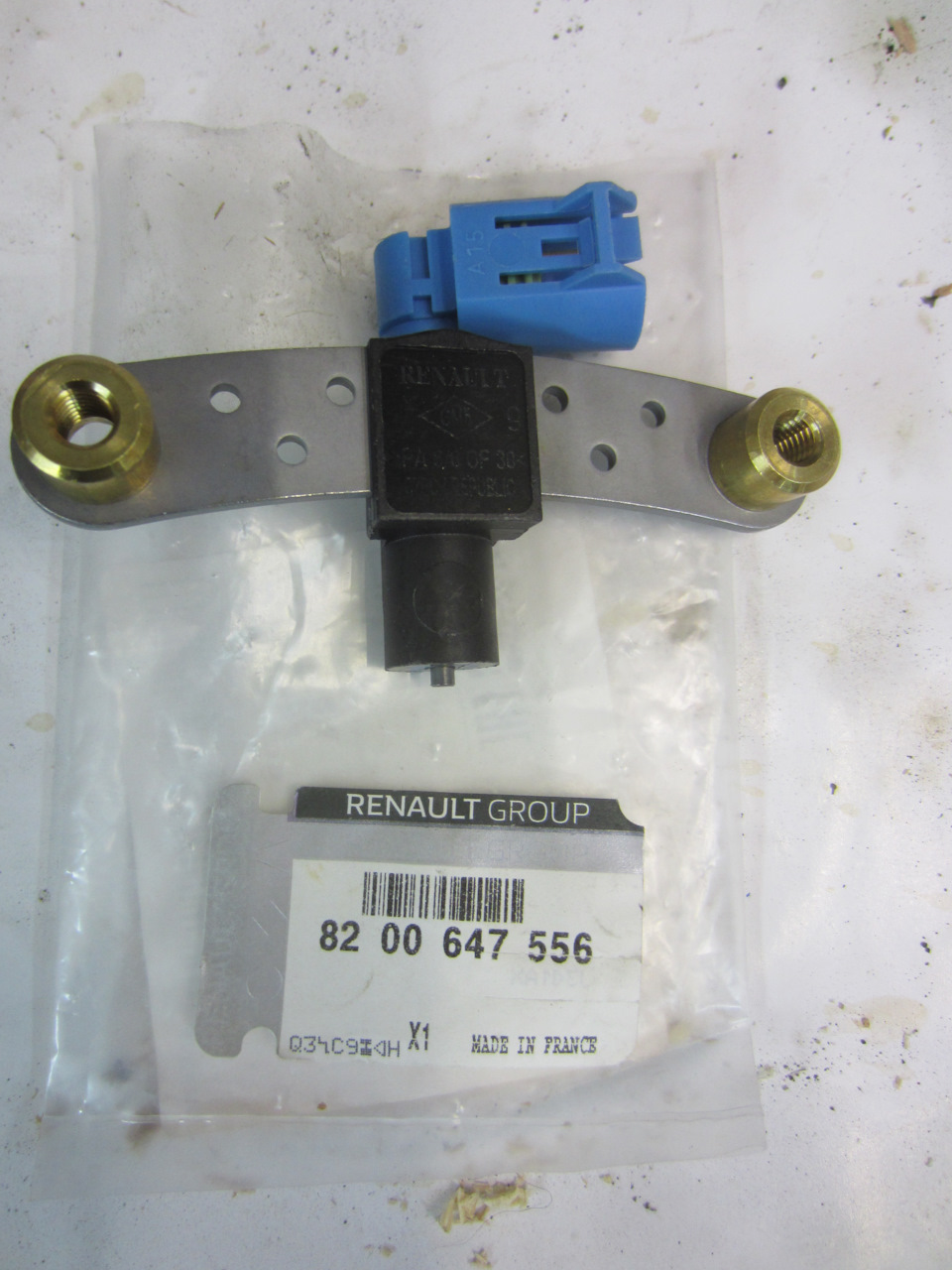 Замена датчика положения коленвала. — Renault Megane II, 1,6 л, 2008 ...