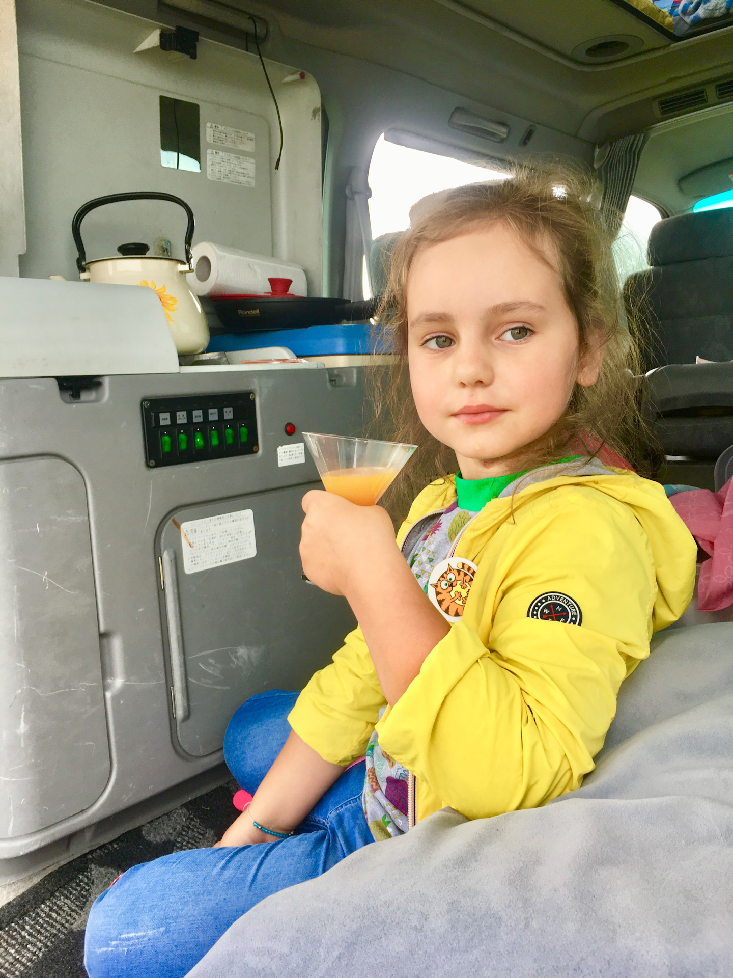 Многоэтажная жизнь. Этаж первый — Mazda Bongo Friendee, 2,5 л, 1999 ...