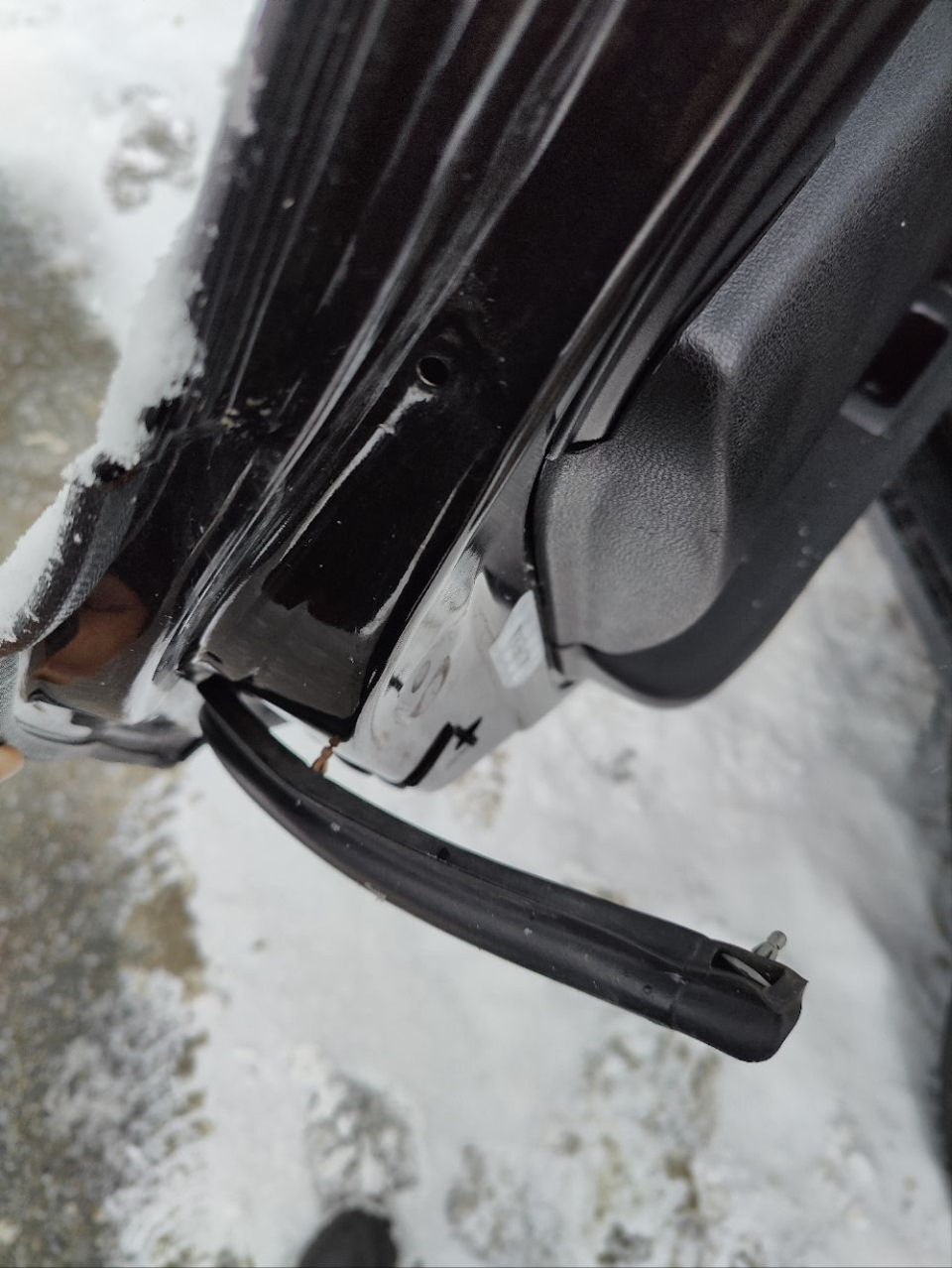Клипсы уплотнителей дверей — Nissan Qashqai (1G), 2 л, 2011 года ...