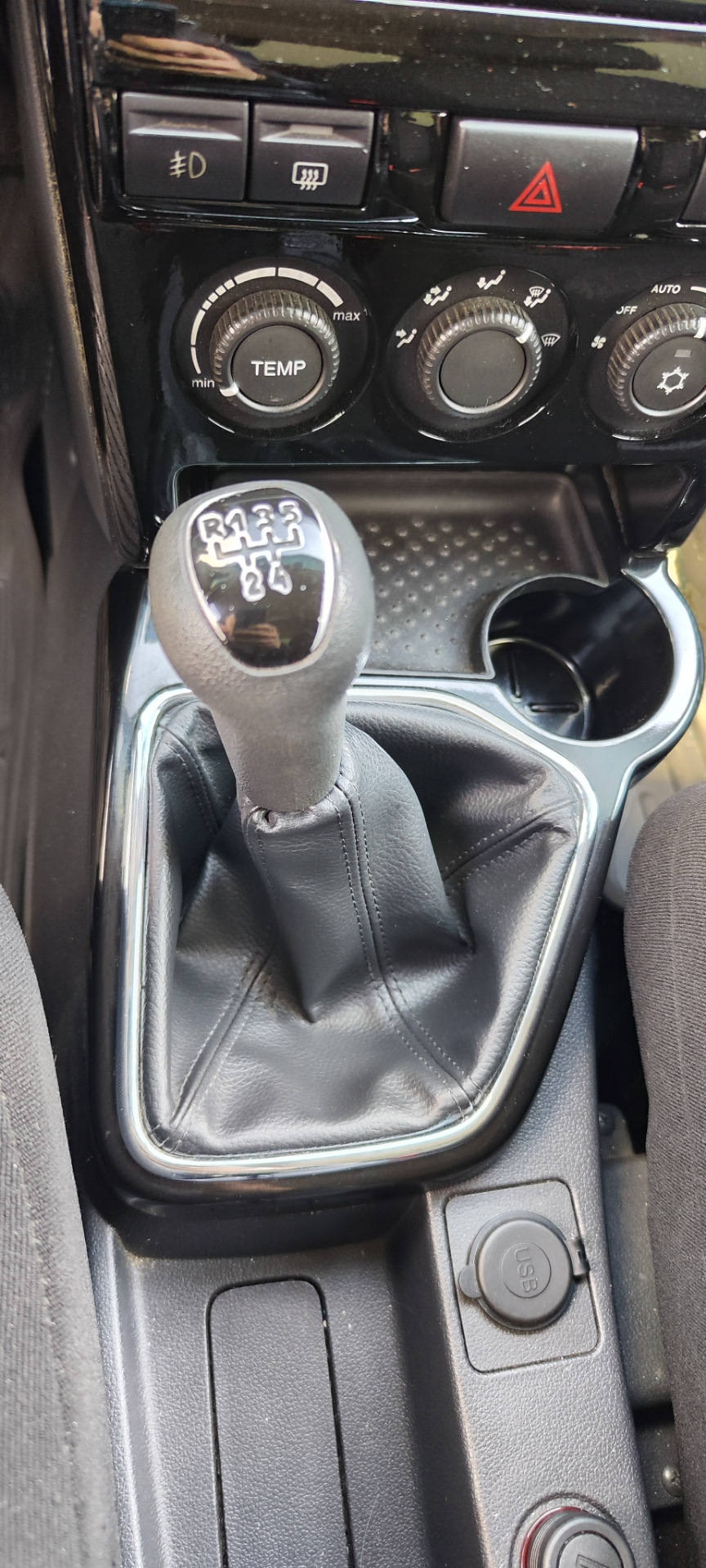 Ручка кпп в стиле веста — Lada Приора хэтчбек, 1,6 л, 2014 года ...