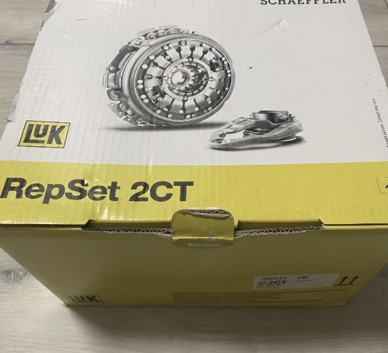 Замена сцепления LUK 602000800 — Ford Focus Hatchback III, 2 л, 2012 ...