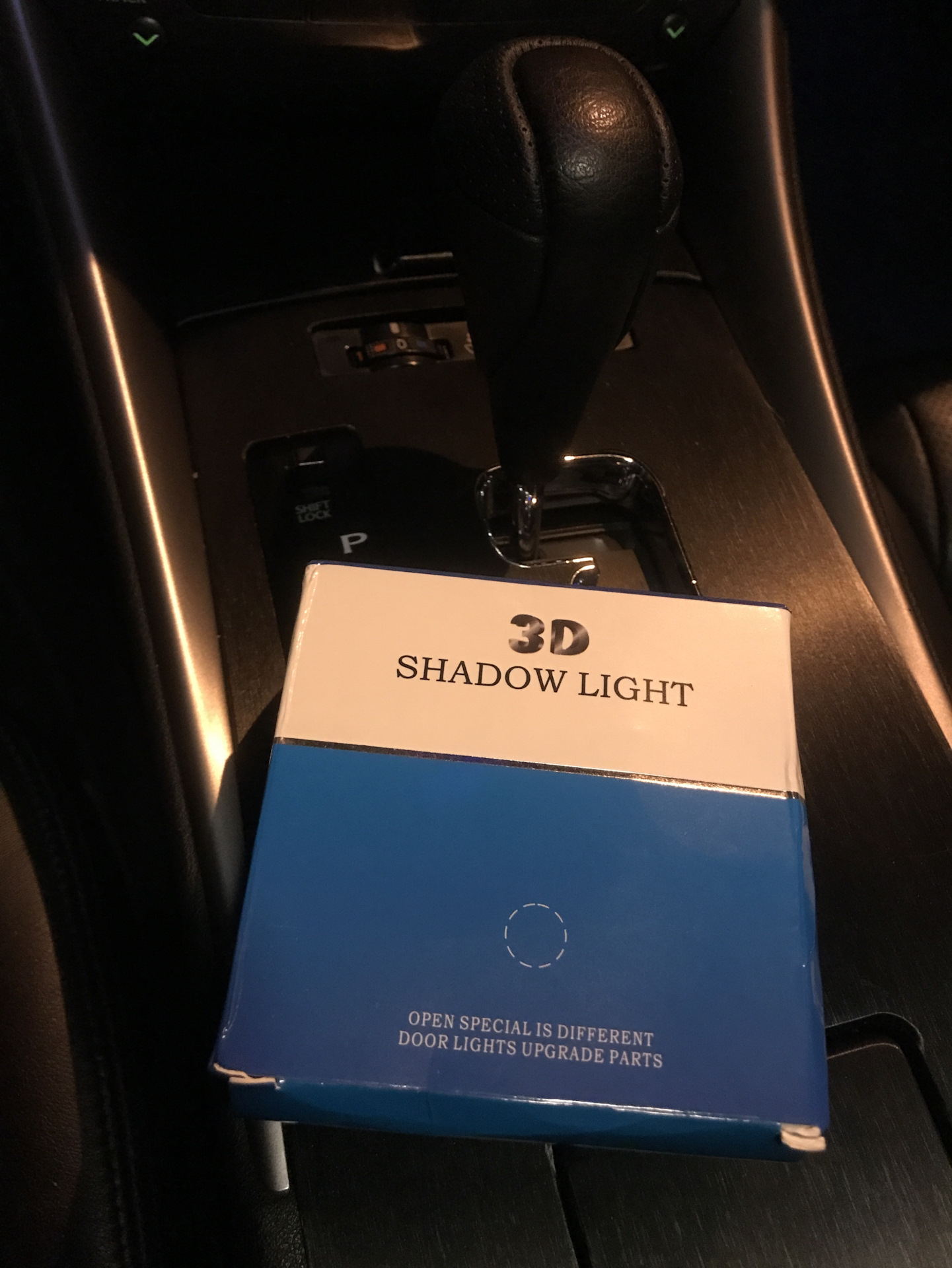 Колхоз — дело добровольное. Lexus в двери (3D shadow light) — Lexus IS II, 2,5 л, 2006 года ...