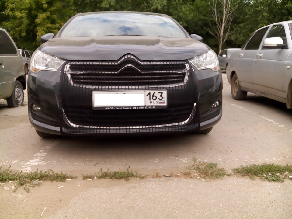 Сетка на решетку радиатора — Citroen C4 L, 1,6 л, 2013 года ...