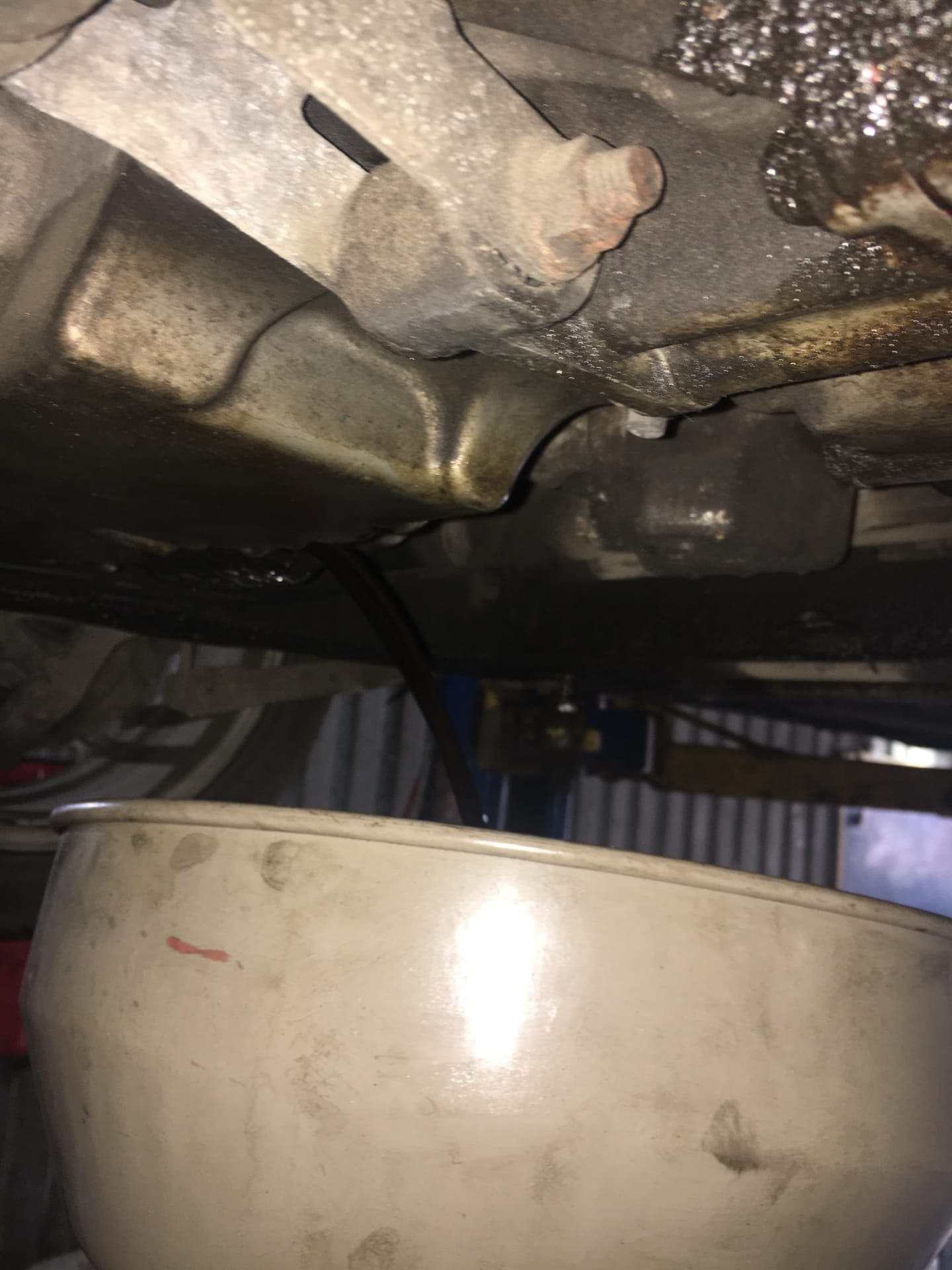 #37 📌⚡️ Незапланированная замена поддона и масла. — Volvo S60 (1G), 2,5 ...