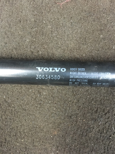 30634580 Амортизатор багажника Volvo | Запчасти на DRIVE2