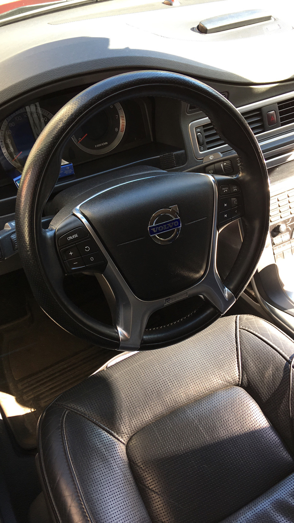 Руль R-design — Volvo S80 (2G), 4,4 л, 2007 года | аксессуары | DRIVE2