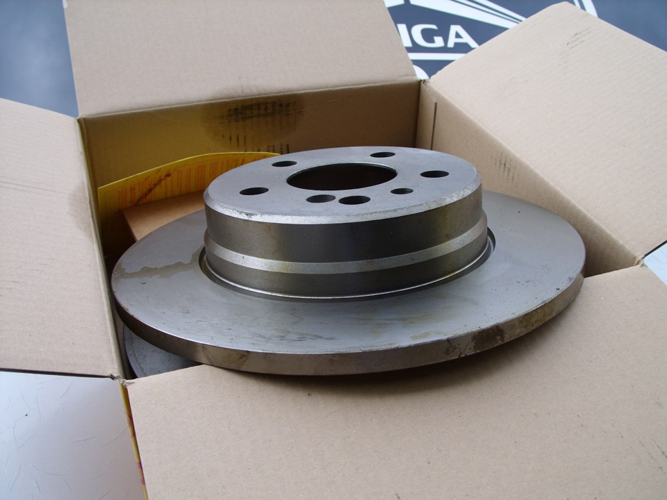 Зад.торм.диски + колодки + датчики износа + стойка стабилизатора ...