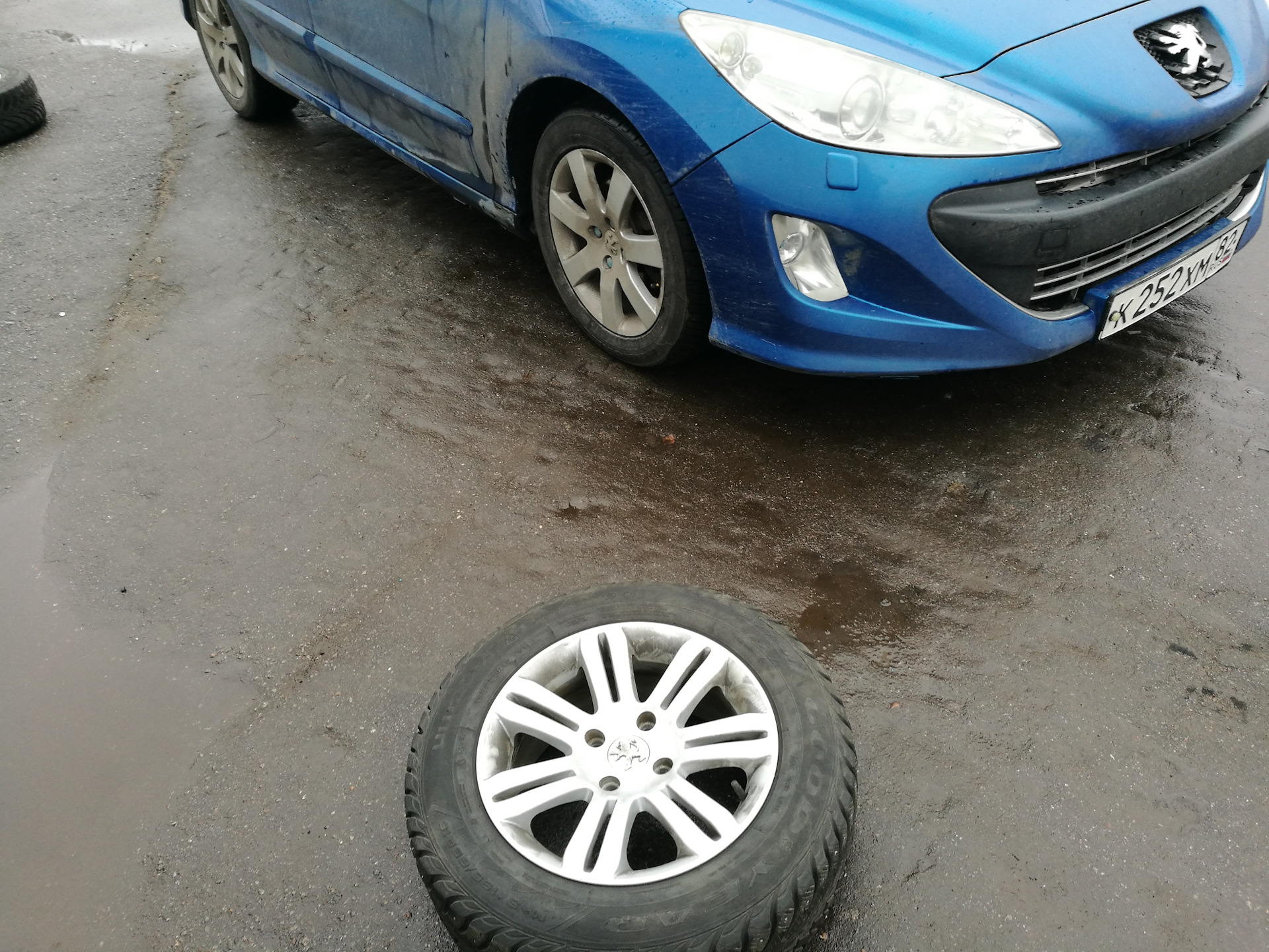 Зима пришла… — Peugeot 308 (1G), 1,6 л, 2008 года | колёсные диски | DRIVE2