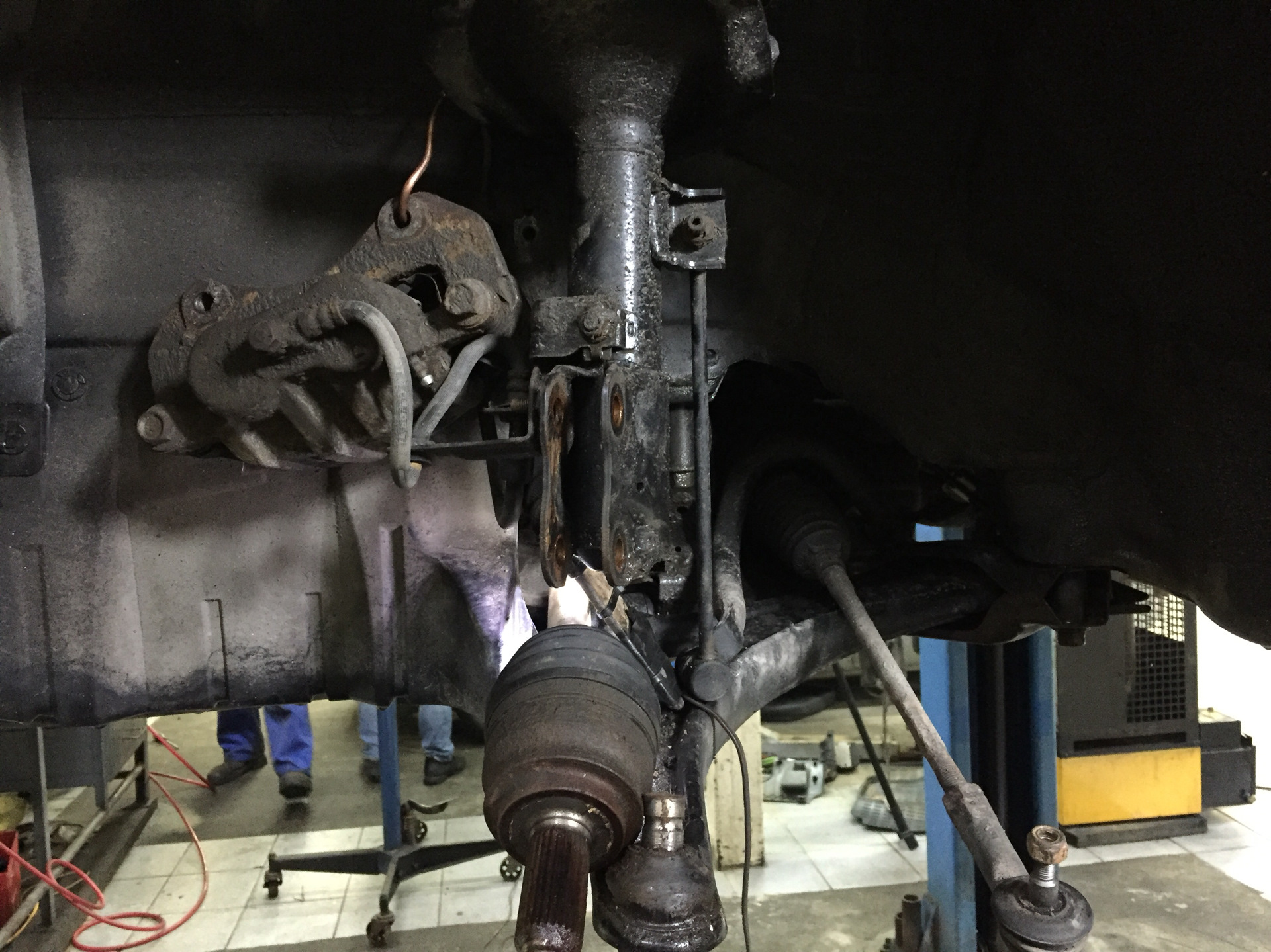 Замена ступичного подшипника — Mitsubishi Lancer Ralliart, 2 л, 2008 ...