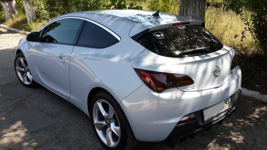 Opel Astra J GTC 1.4 бензиновый 2012 | White FLAME на DRIVE2