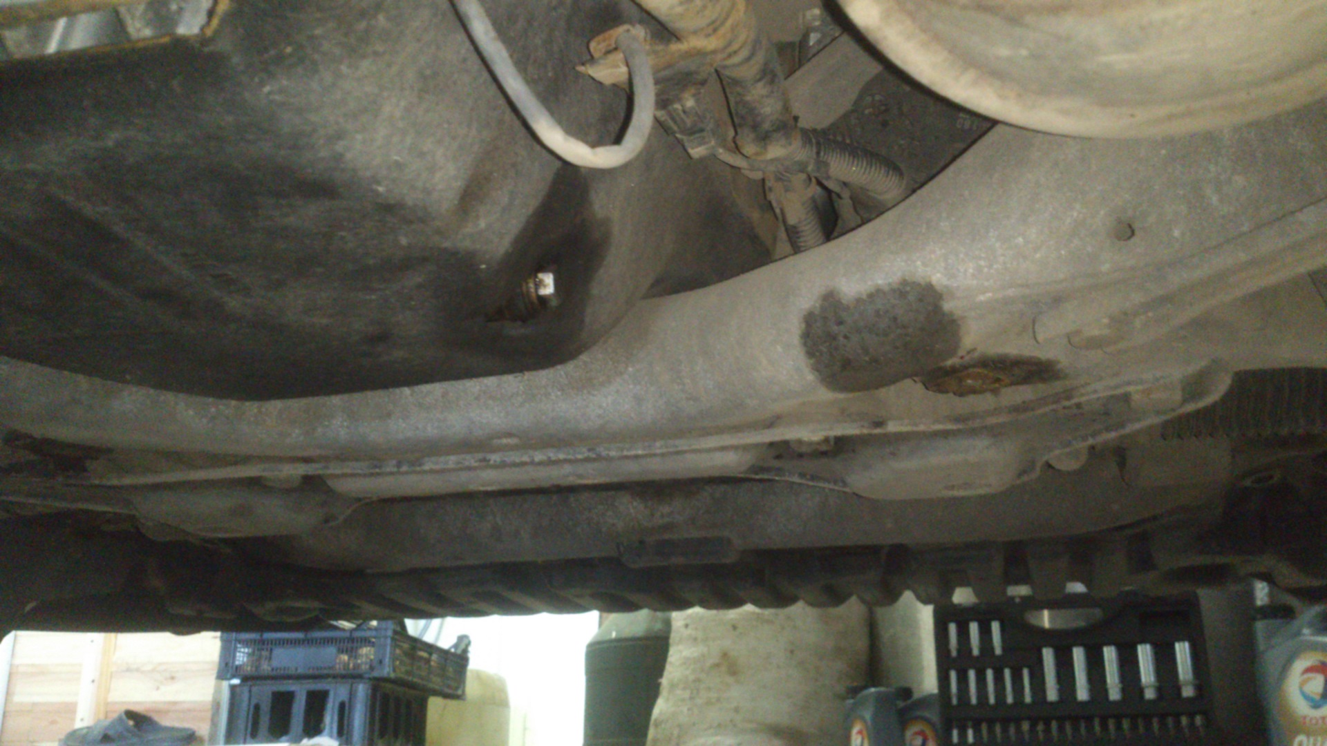 Замена масла — Mercedes-Benz C-Class (W204), 2,1 л, 2008 года ...