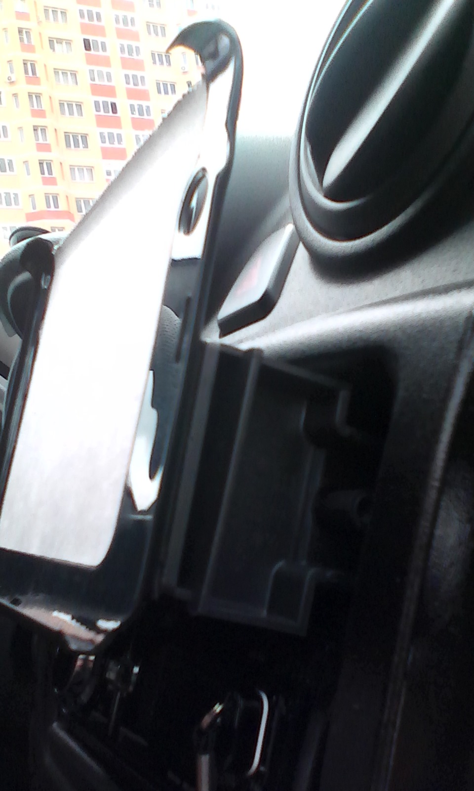 Планшет в машину — Lada Гранта (1G), 1,6 л, 2012 года | аксессуары | DRIVE2