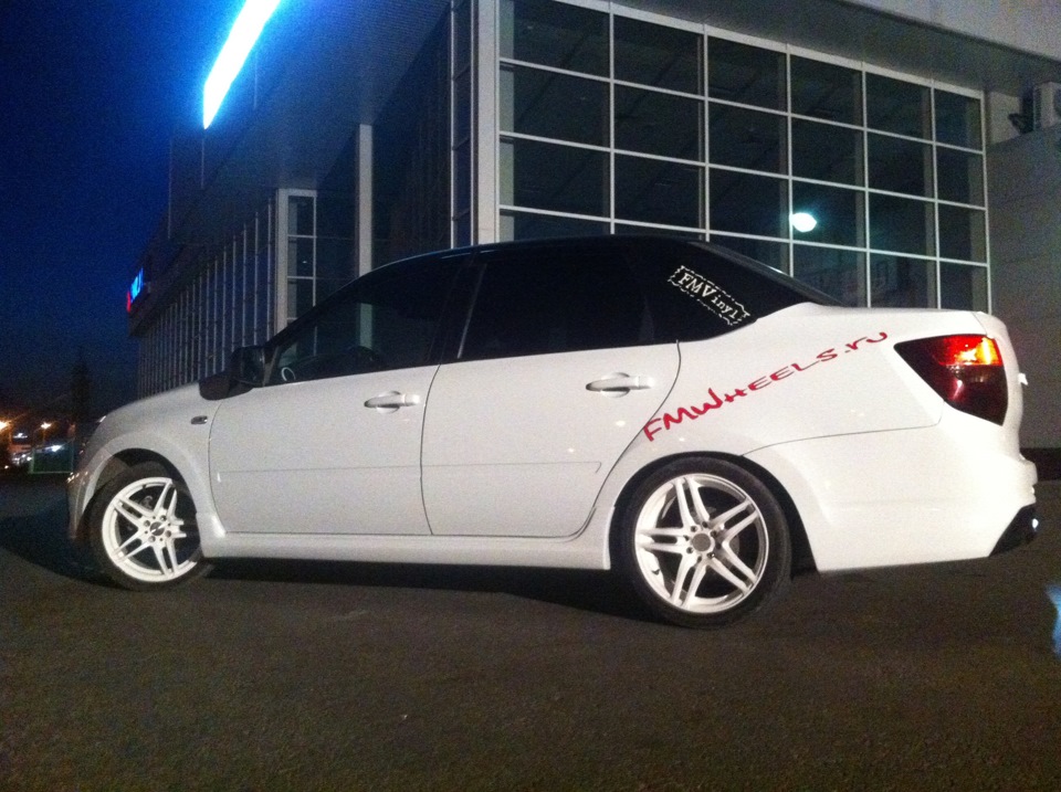 Пороги порожики (тизерок 2) — Lada Гранта (1G), 1,6 л, 2012 года ...
