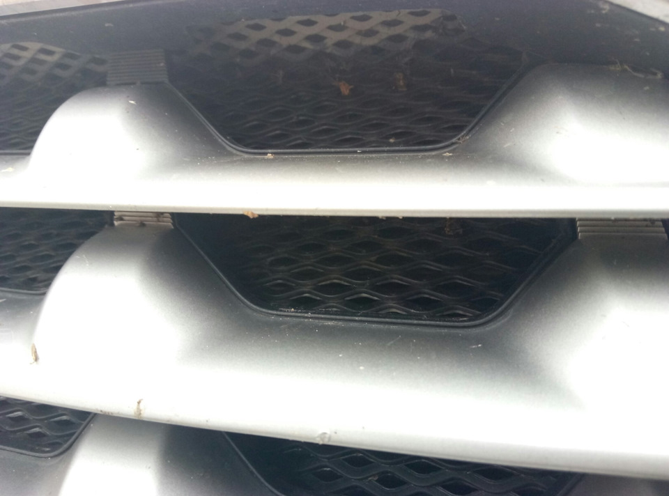 Сеточка в решетку радиатора — Subaru Forester (SH), 2 л, 2011 года ...