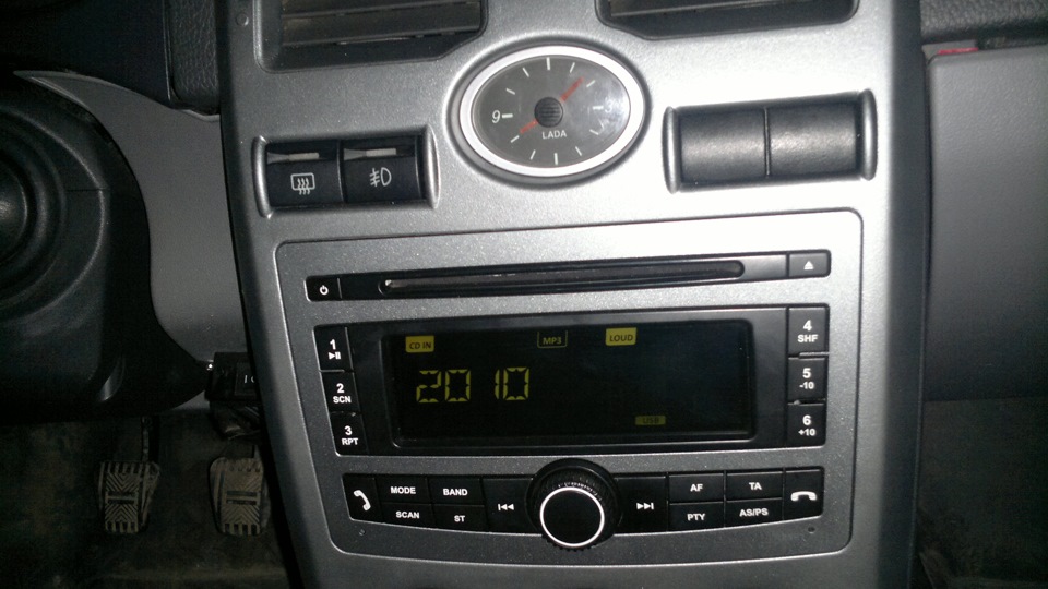 датчик дождя и света — Lada Приора седан, 1,6 л, 2009 года ...