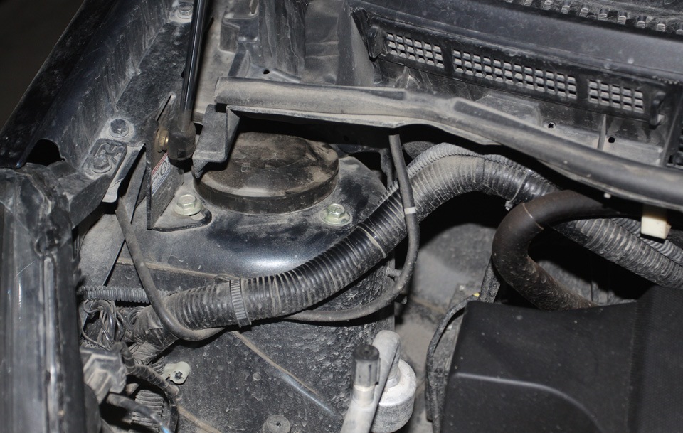 Крышки стоек — Nissan Note (1G), 1,4 л, 2012 года | аксессуары | DRIVE2