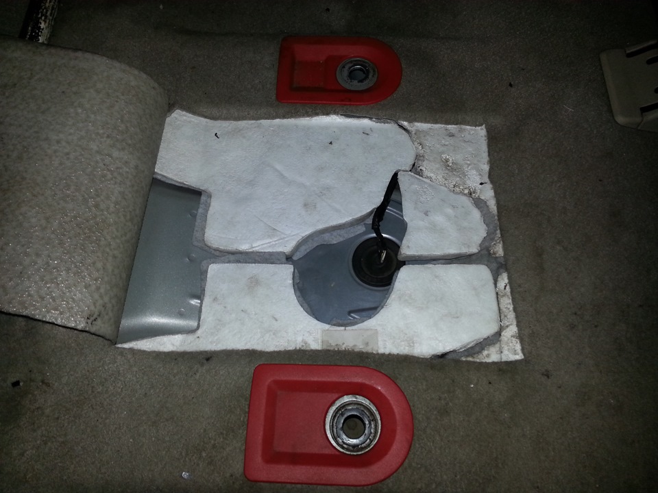 Бензонасос. Установка фиксатора. — Toyota Corolla Spacio (E121), 1,4 л ...