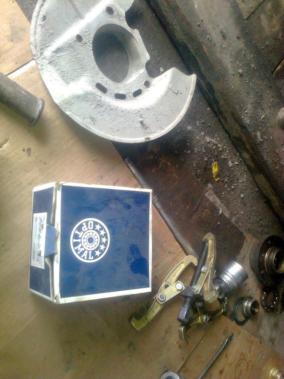 поменял передние ступицы) — BMW 3 series (E30), 1,8 л, 1986 года ...