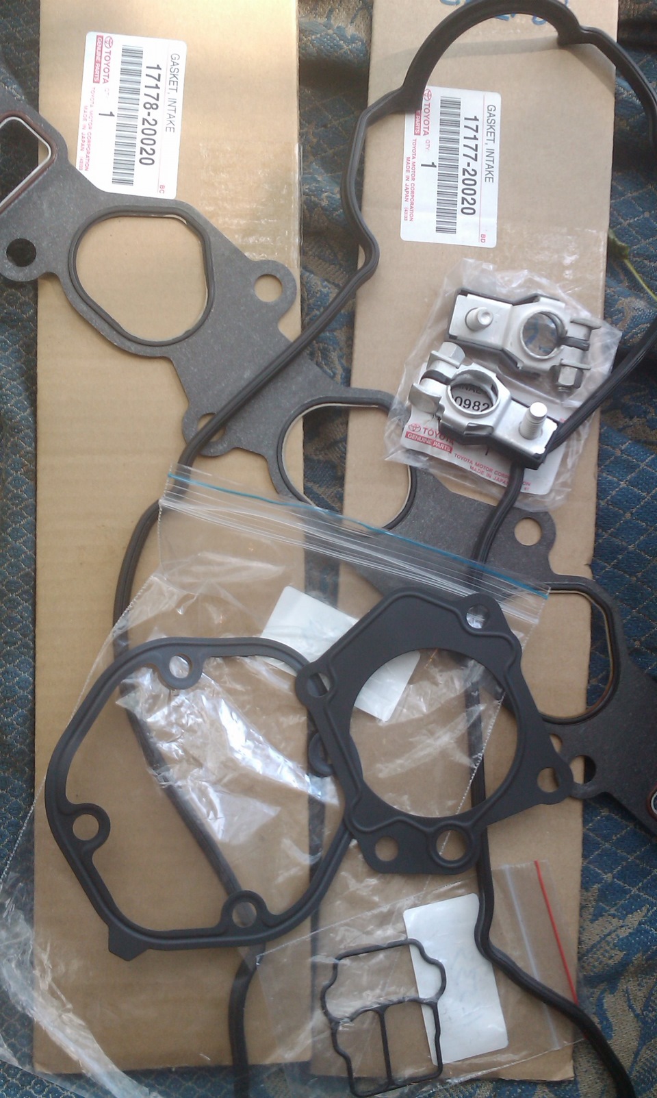 Сальники свечных колодцев — Toyota Mark II Qualis, 2,5 л, 1999 года ...