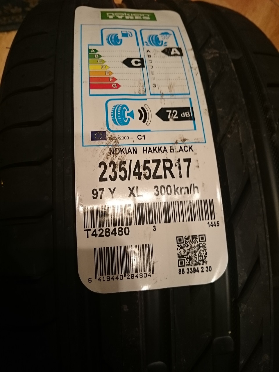 Nokian Hakka Black 234/45/17 — Volkswagen Passat B7, 1,8 л, 2013 года | шины | DRIVE2