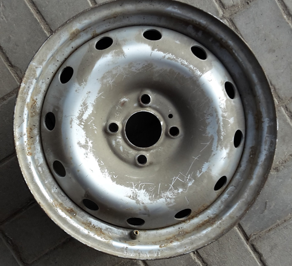 Диски в хорошие руки — Renault Logan (1G), 1,6 л, 2011 года | колёсные ...