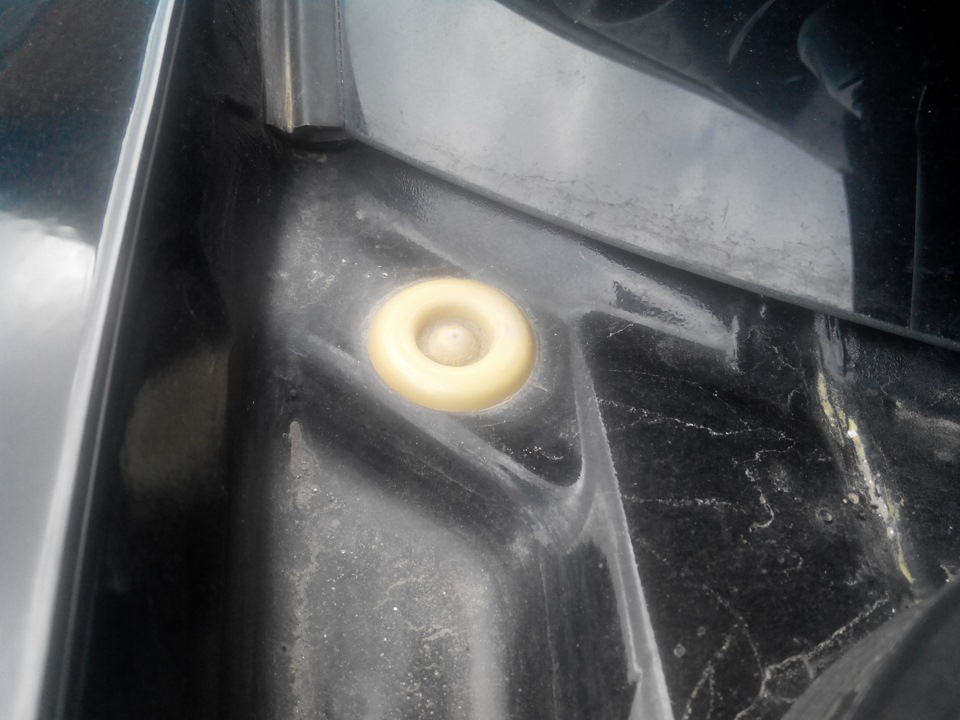 Вода в багажнике. — Lada Приора седан, 1,6 л, 2013 года | своими руками ...