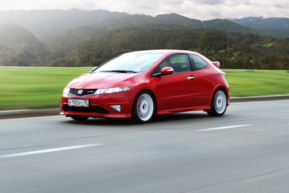 volk racing ce28n time attack white & honda civic type R fn2 milano red ...