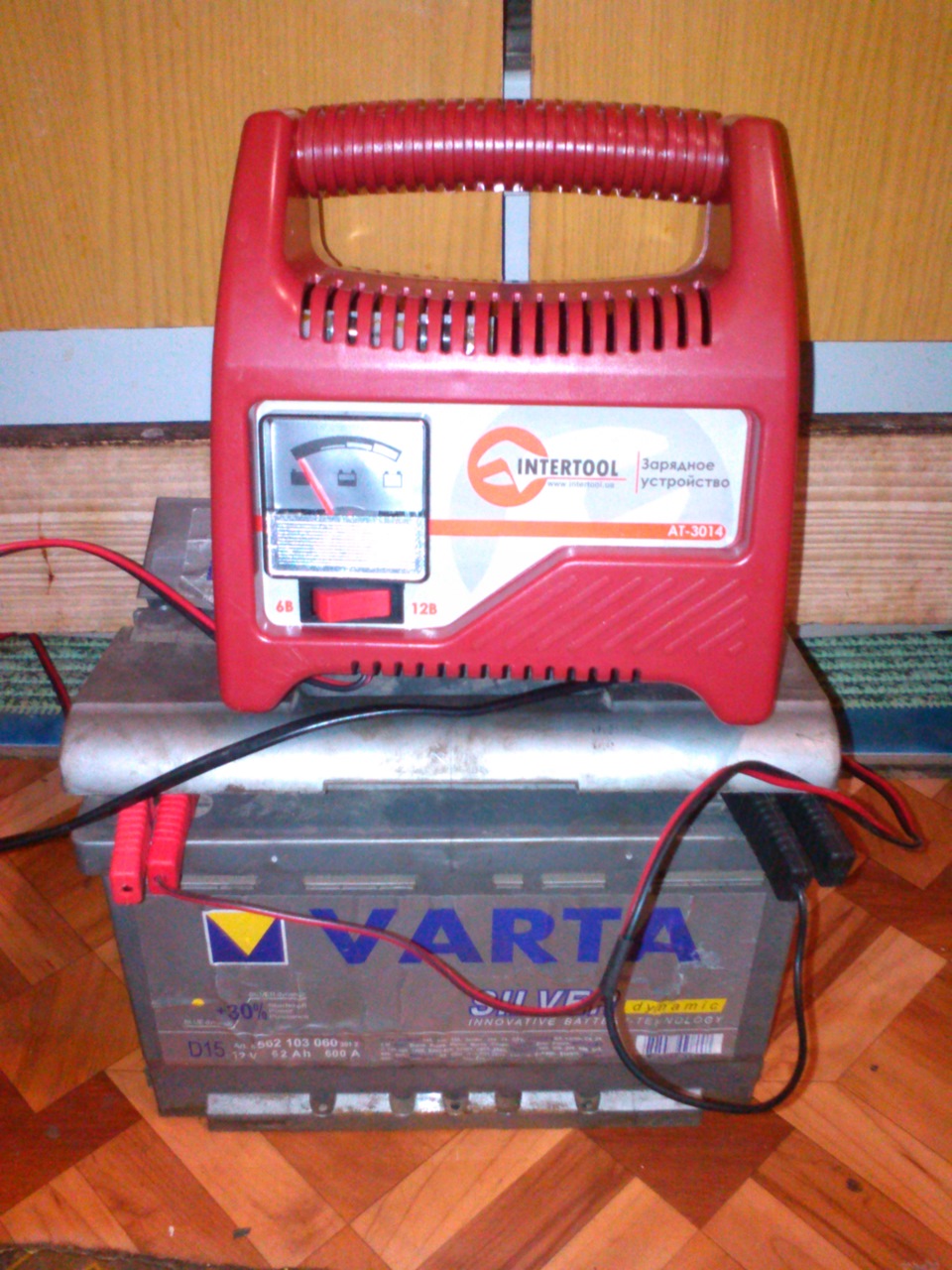 Автомобильное зарядное устройство для АКБ INTERTOOL AT-3014 — Lada 21074, 1,5 л, 1987 года ...