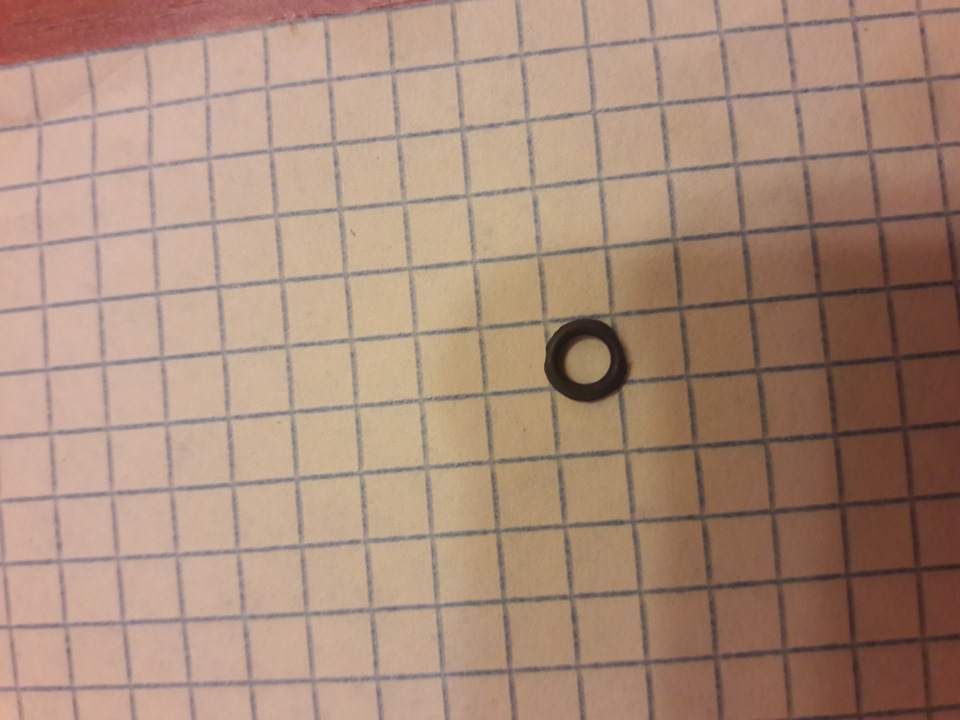 прокладка на обратке — Ford Focus Hatchback II, 1,8 л, 2009 года ...