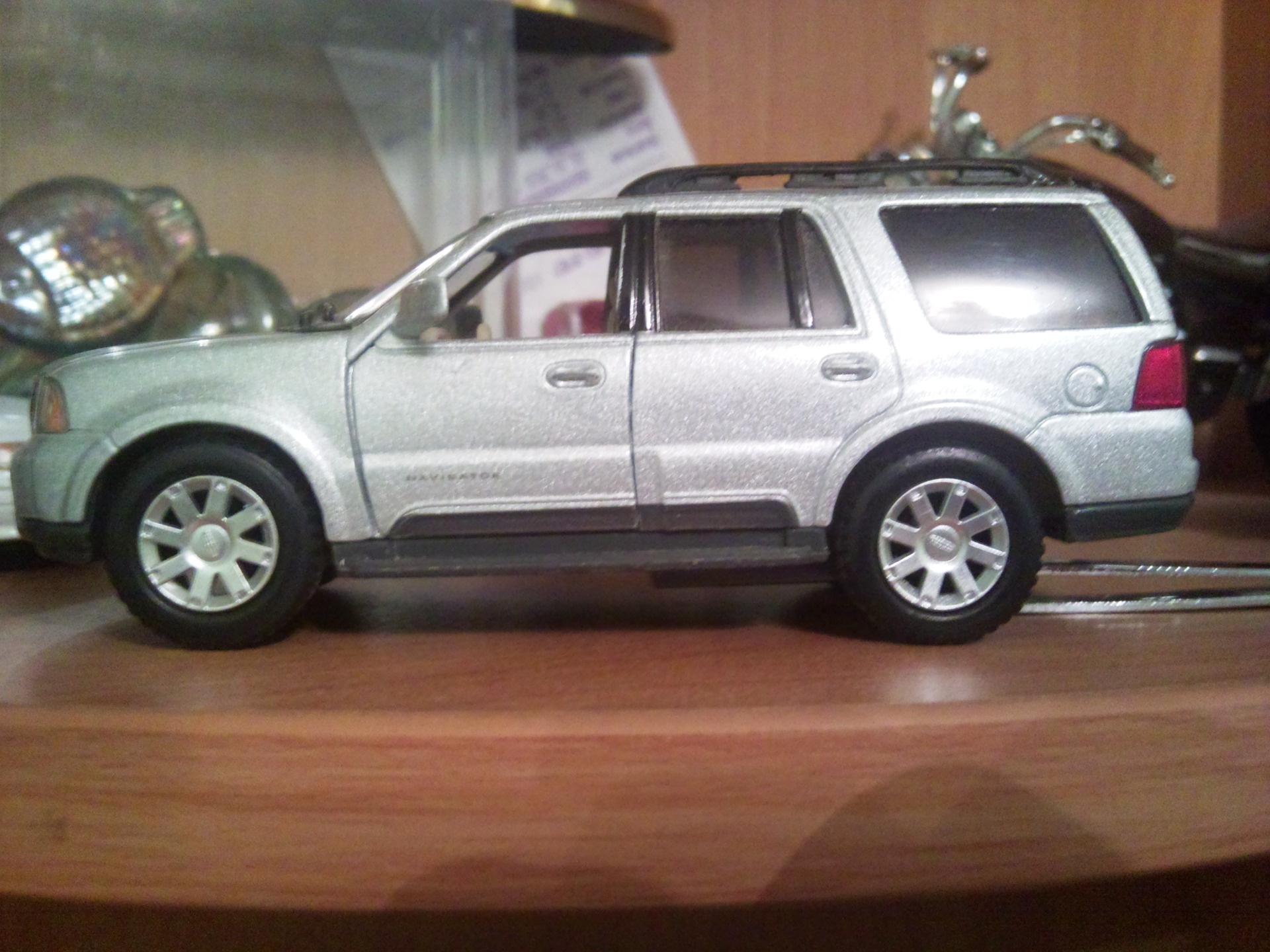 LINCOLN NAVIGATOR 2002 — DRIVE2