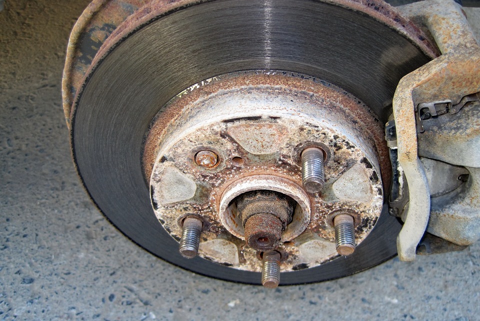 Колеса: шпильки и колодки и ручник — Toyota Will VS, 1,8 л, 2003 года ...