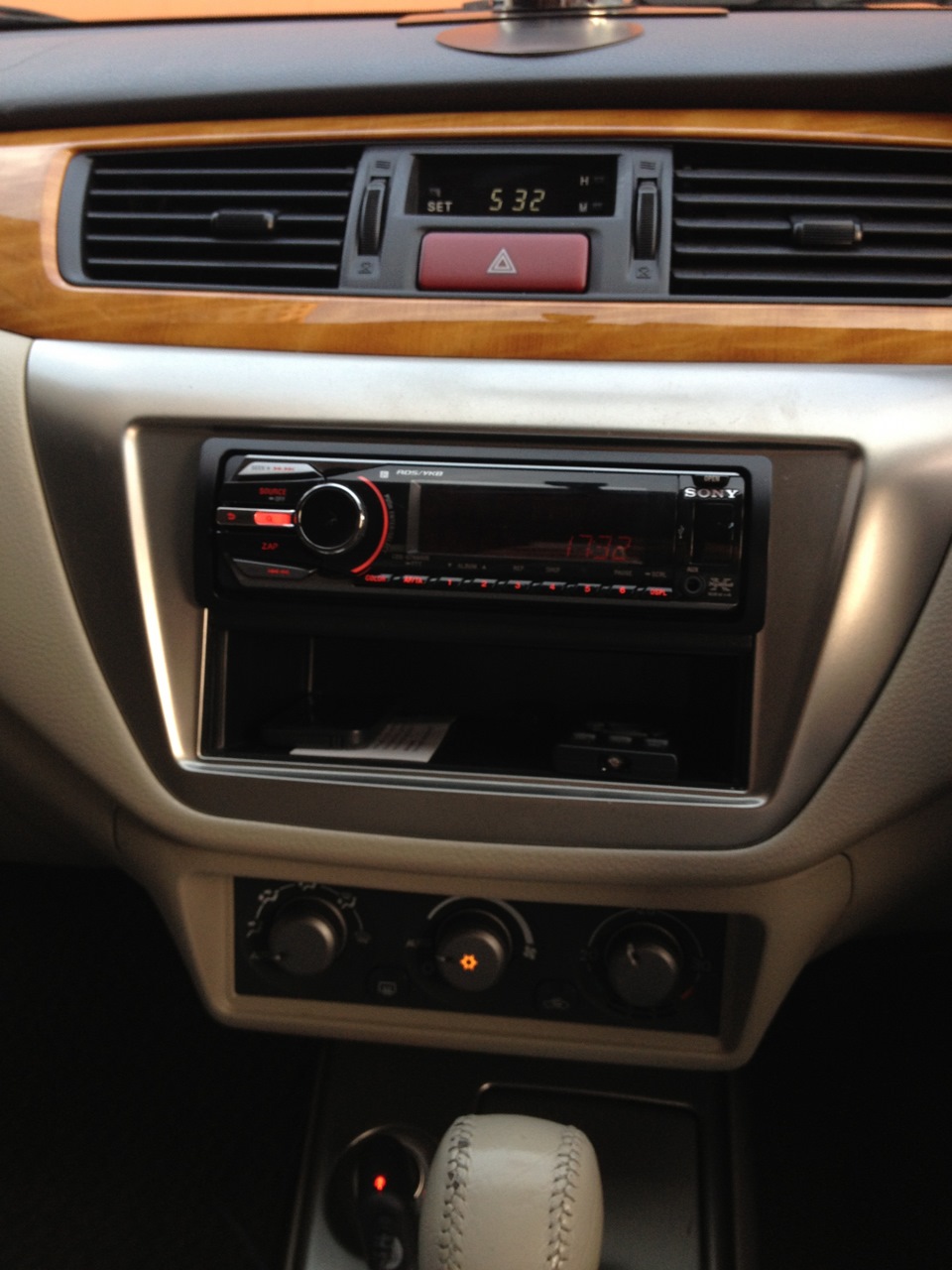 замена магнитолы — Mitsubishi Lancer IX, 1,8 л, 2004 года | автозвук ...