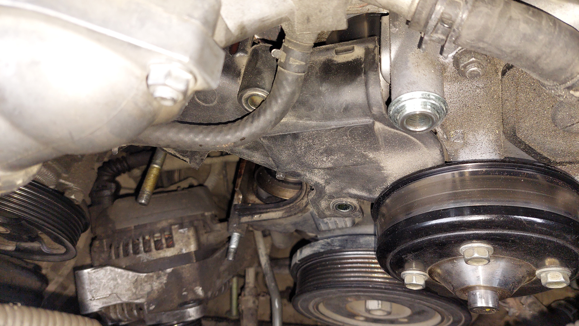 Замена натяжного ролика — Lexus LS (UCF30), 4,3 л, 2004 года | своими ...