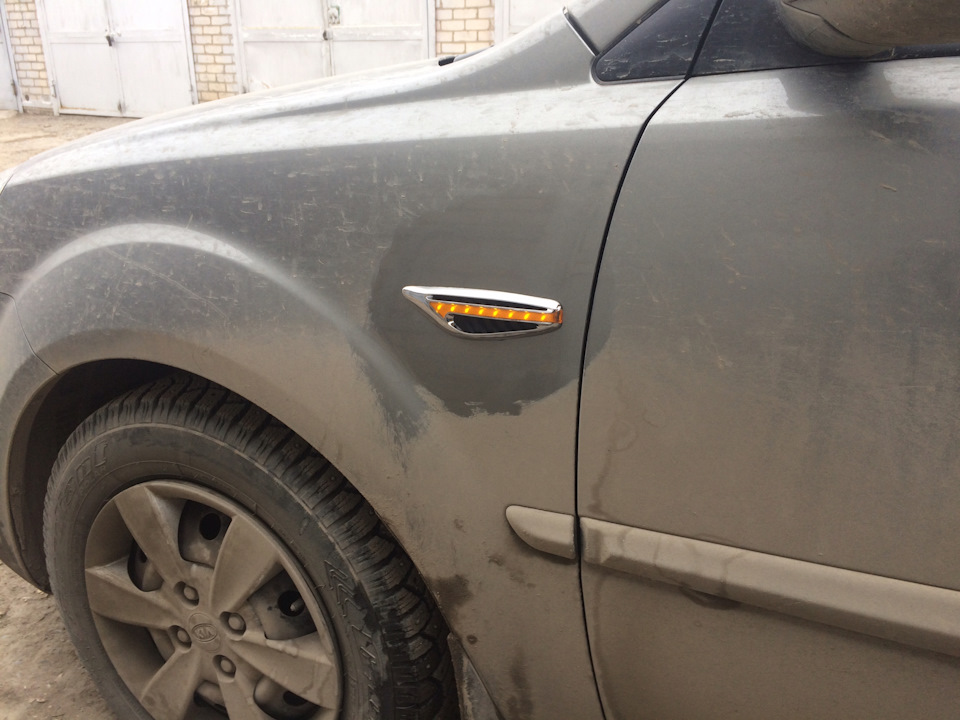 Повторители поворотников — KIA Rio 5-door (2G), 1,4 л, 2009 года ...